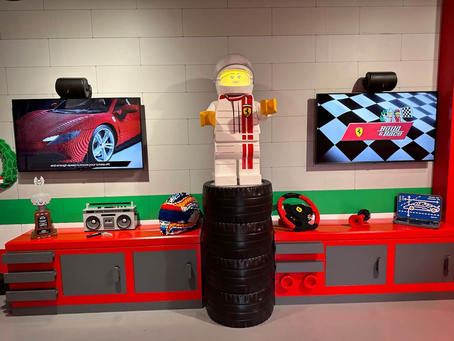Photos / Videos: LEGO Ferrari Build & Race Experience Opens at LEGOLAND ...