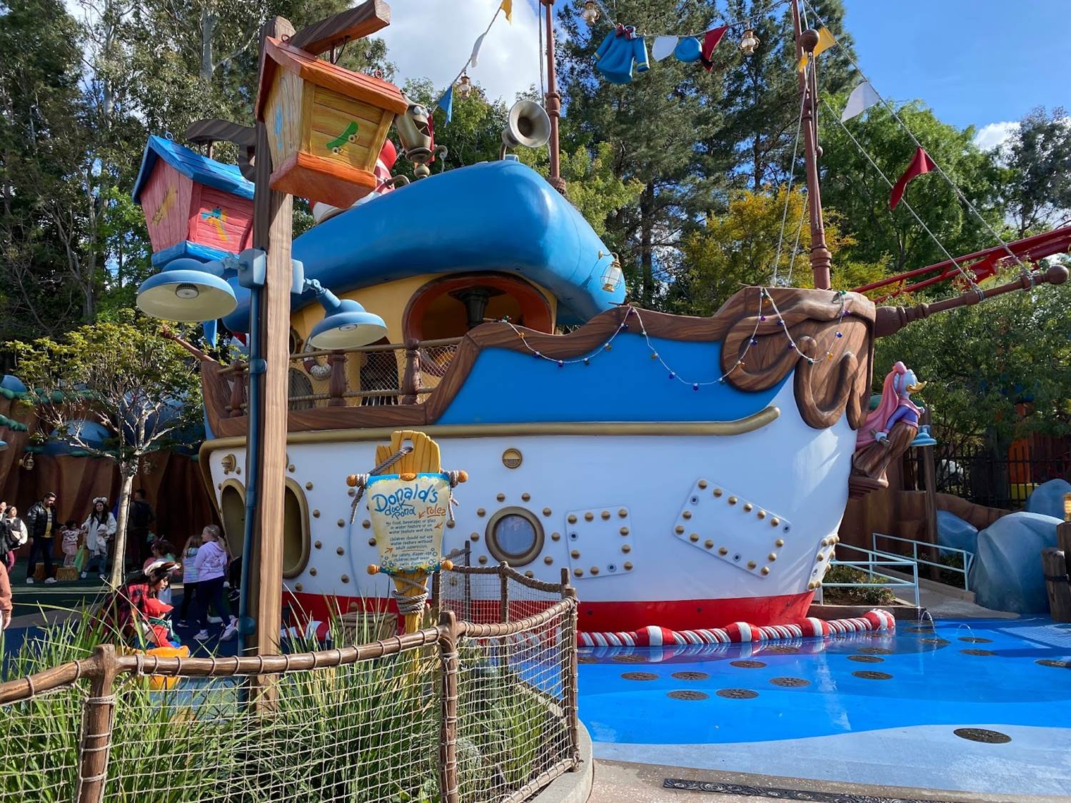 Photos: Donald’s Duck Pond Finally Opens in Mickey’s Toontown After ...