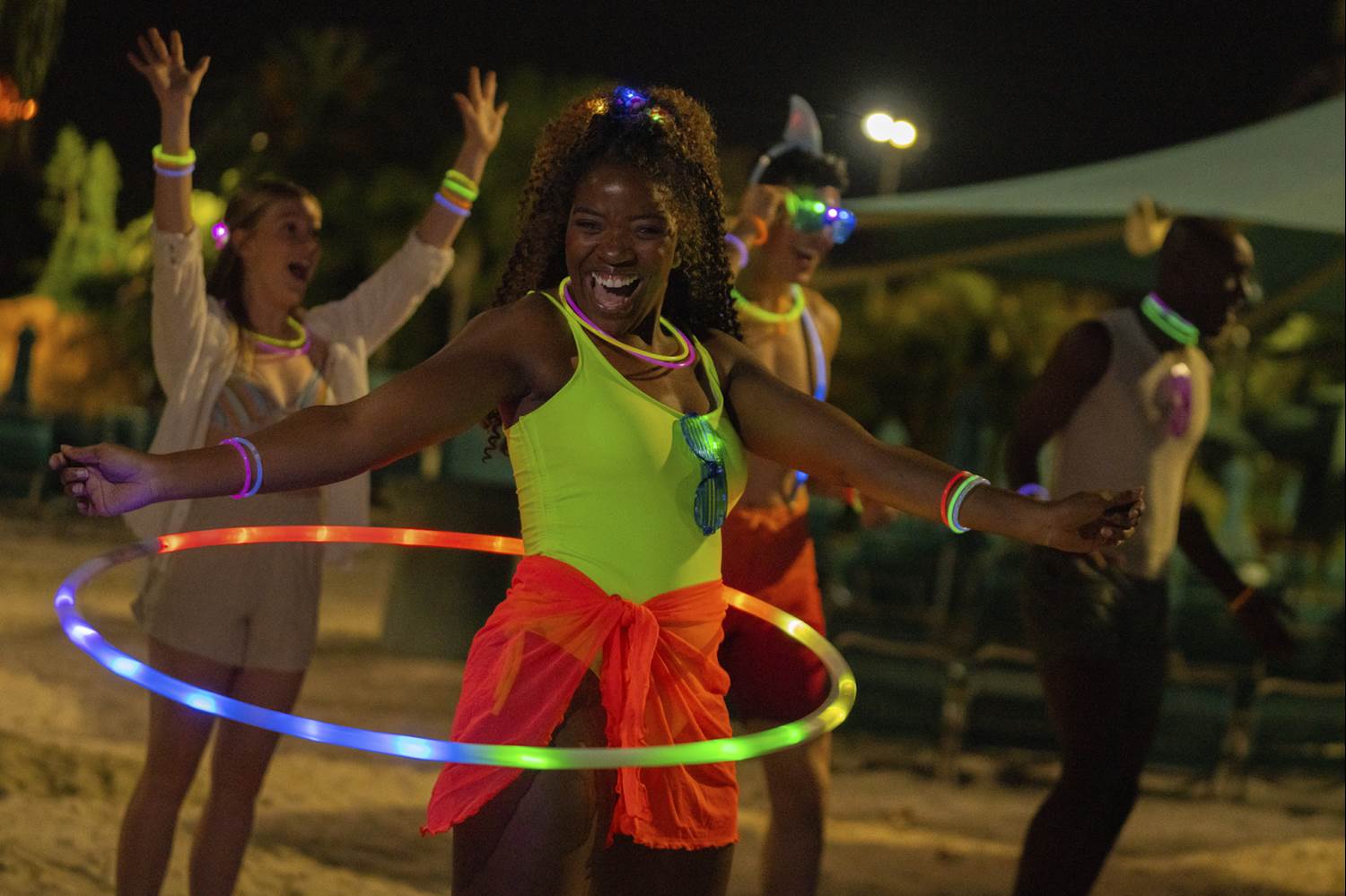 Aquatica Orlando Unveils New Nighttime Swim Party Experience AquaGlow ...