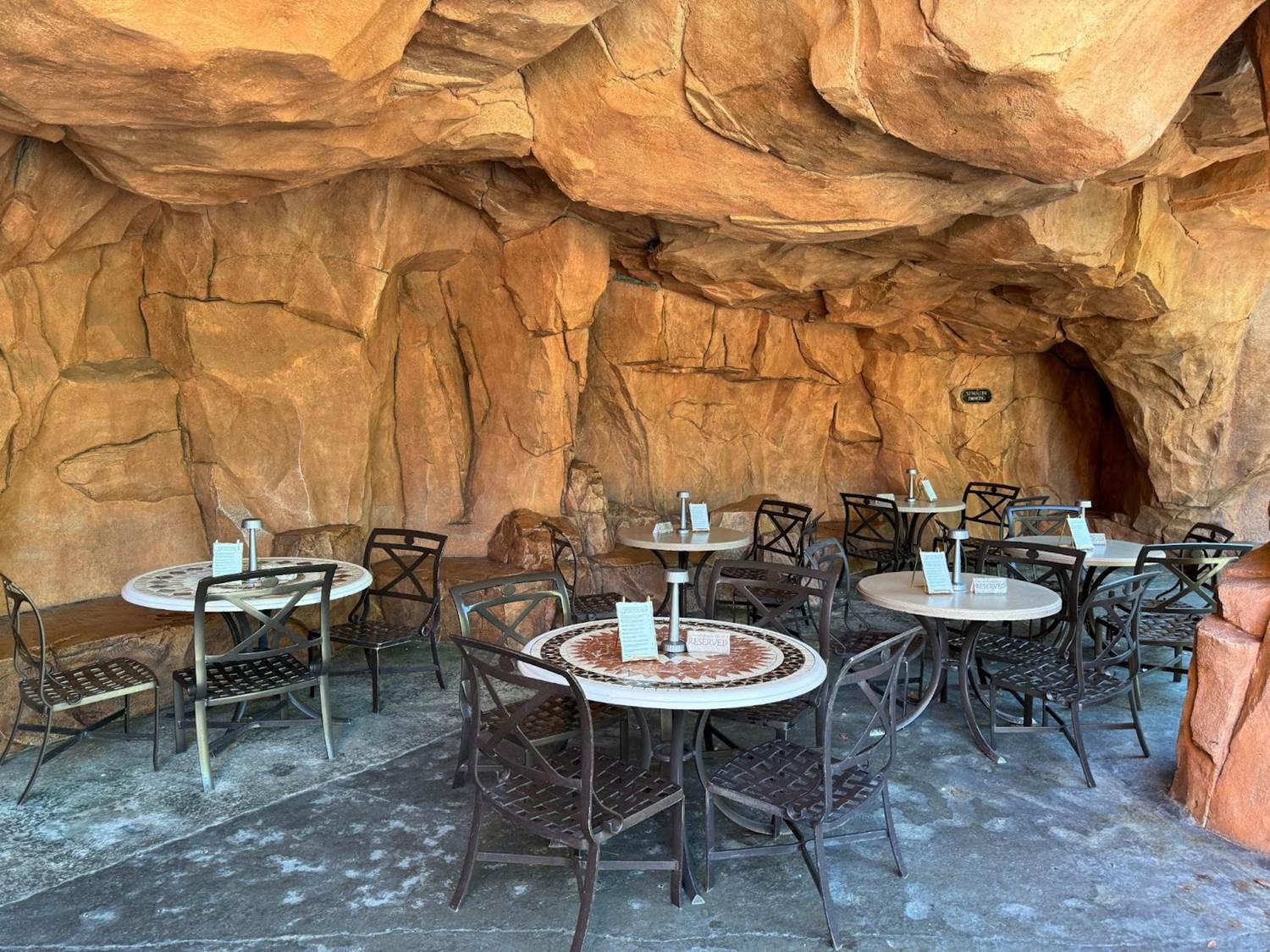 Celebrate A Bit Of Islands Of Adventure History At New Lounge In "Lost ...