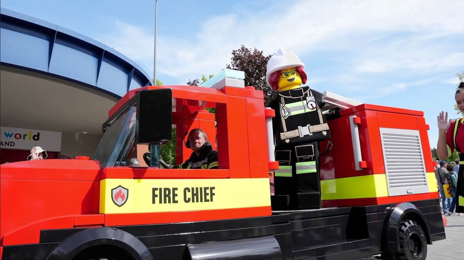 LEGOLAND California Resort’s First LEGO World Parade Debuting This ...