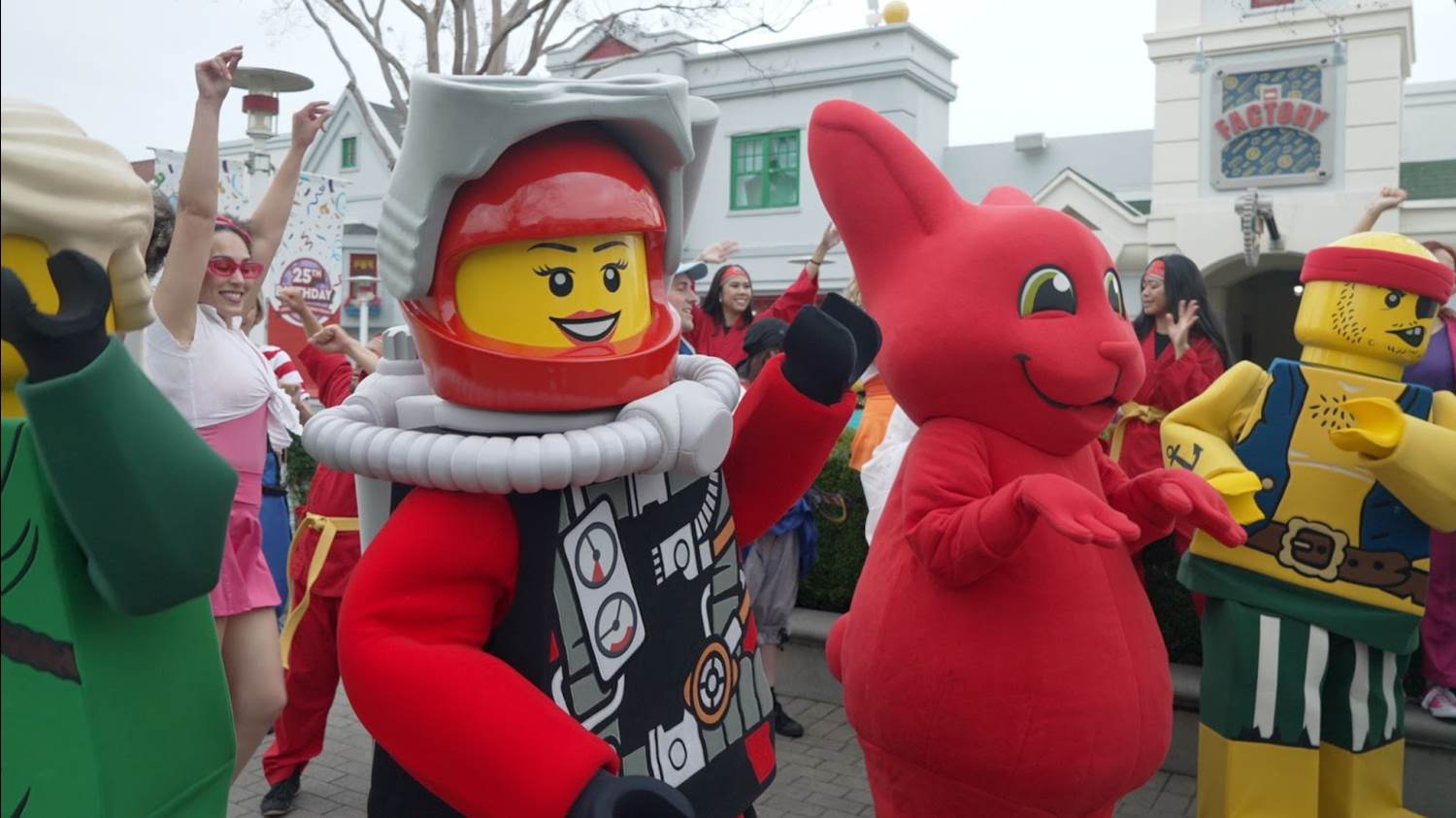 LEGOLAND California Resort’s First LEGO World Parade Debuting This ...