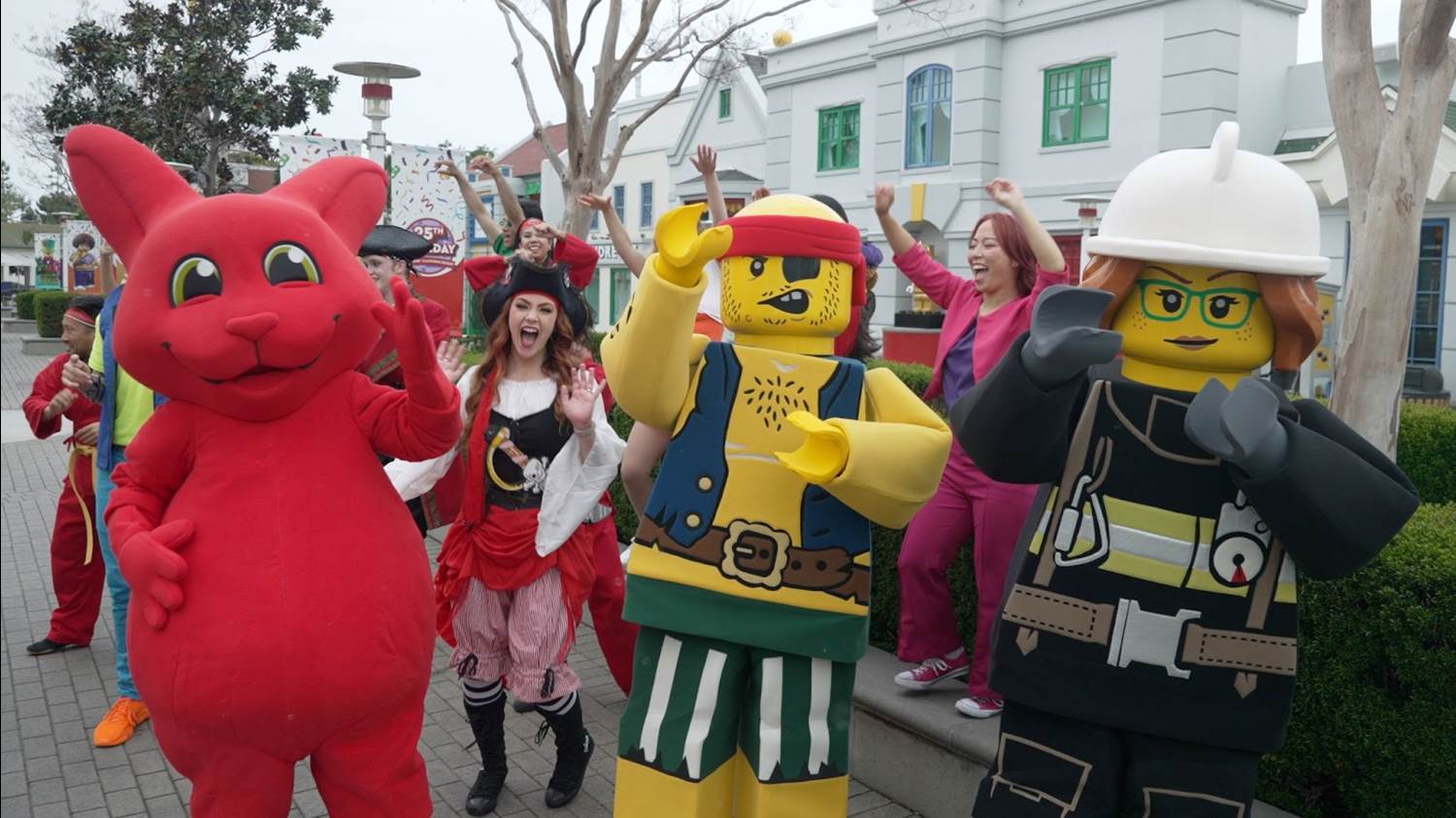 LEGOLAND California Resort’s First LEGO World Parade Debuting This ...