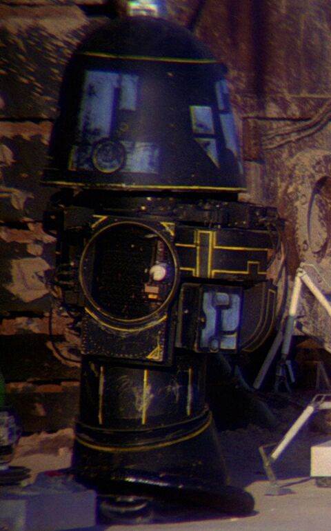 New Droid "Bard" Appears at Disneyland's Star Wars: Galaxy's Edge for ...