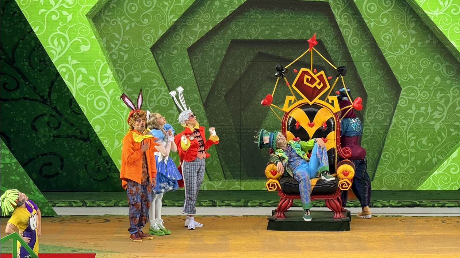 Photos & Video: “Alice & The Queen of Hearts: Back to Wonderland” at ...