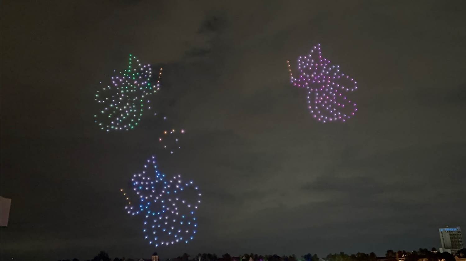 Photos / Video: “Disney Dreams That Soar” Drone Show Debuts at Disney ...