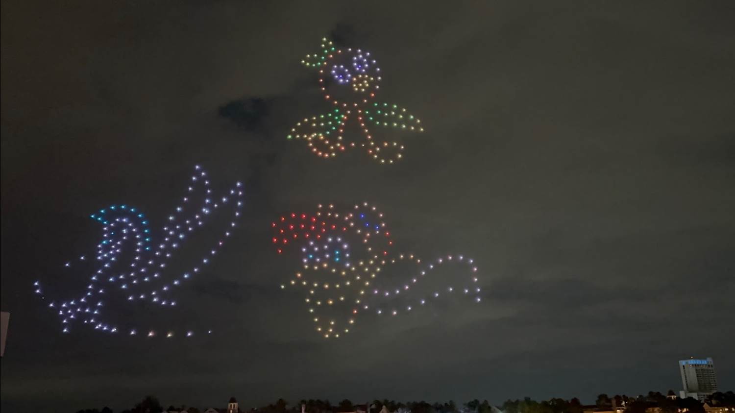Photos / Video: “Disney Dreams That Soar” Drone Show Debuts at Disney ...