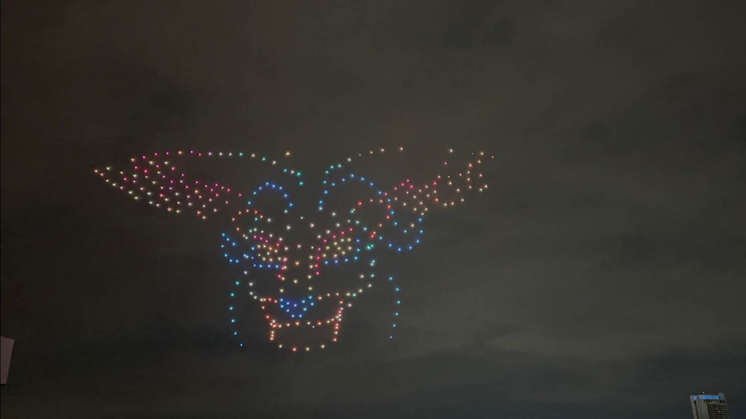 Photos / Video: “Disney Dreams That Soar” Drone Show Debuts at Disney ...