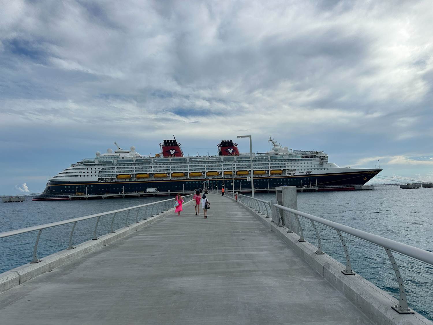 Peek Inside Disney Lookout Cay at Lighthouse Point as Previews of the ...