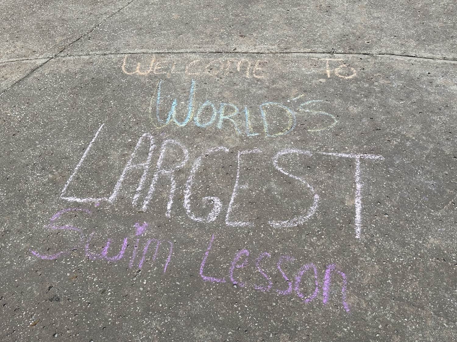 Photos: World’s Largest Swimming Lesson at Typhoon Lagoon ...