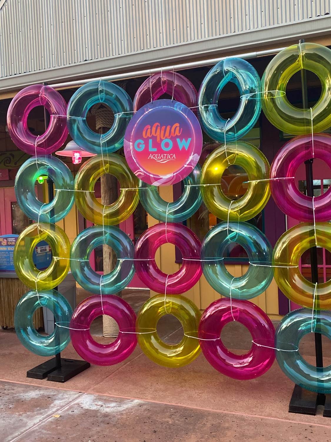 Photos/Video: AquaGlow Lights Up The Night At Aquatica Orlando ...