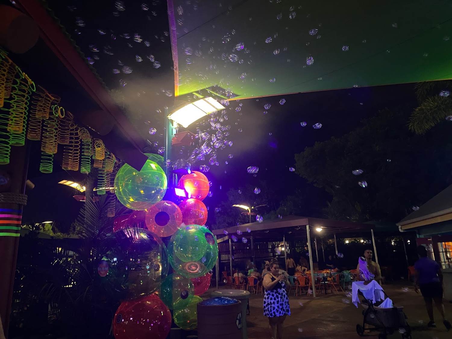 Photos/Video: AquaGlow Lights Up The Night At Aquatica Orlando ...
