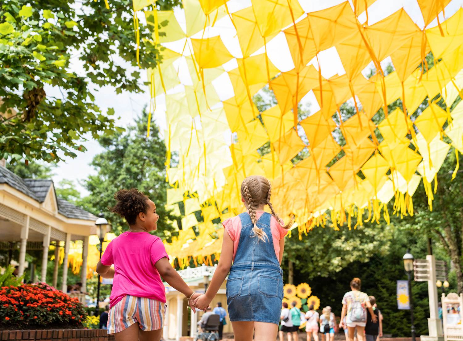 Summer Fun Returns With Dollywood's Smoky Mountain Summer Celebration ...