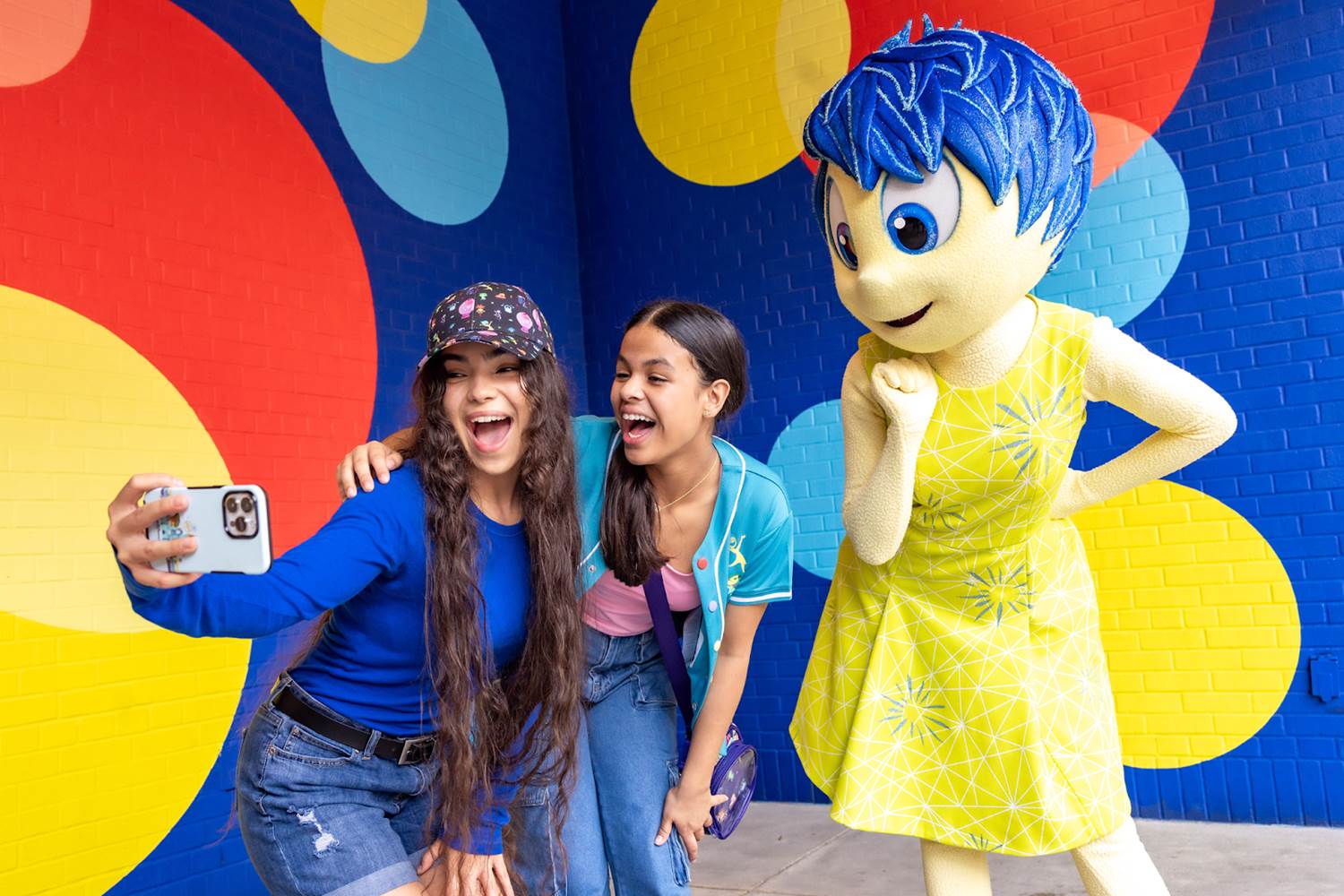 The Voice of Riley from “Inside Out 2” Visits Cast Members at Disney’s ...