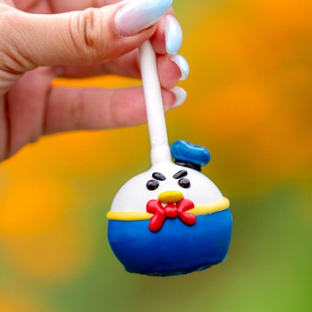 These Donald Duck 90th Anniversary Treats Have the Sweetest Disposition ...
