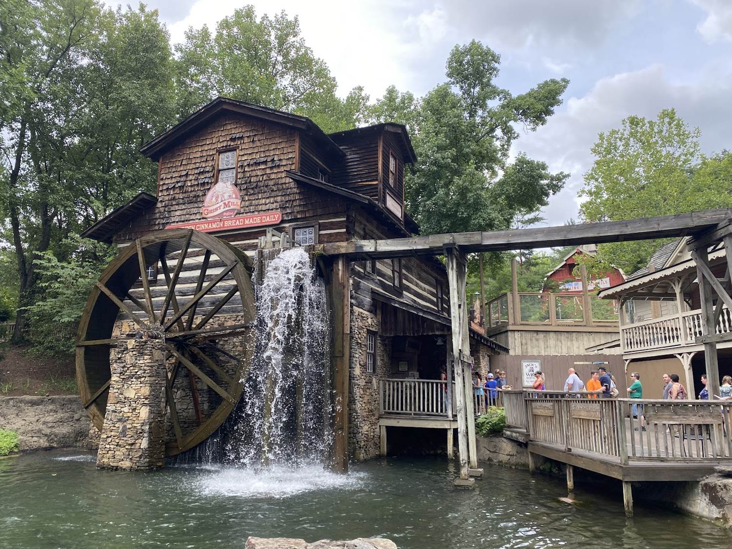Floods Rush Through Dollywood Causing Early Closure Last Night and ...