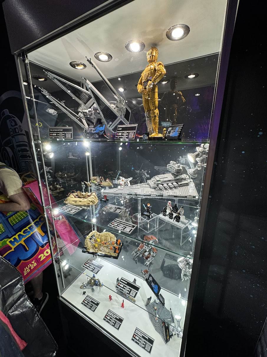 Photos: LEGO Booth at SDCC 2024 Highlights Star Wars Sets, Marvel ...