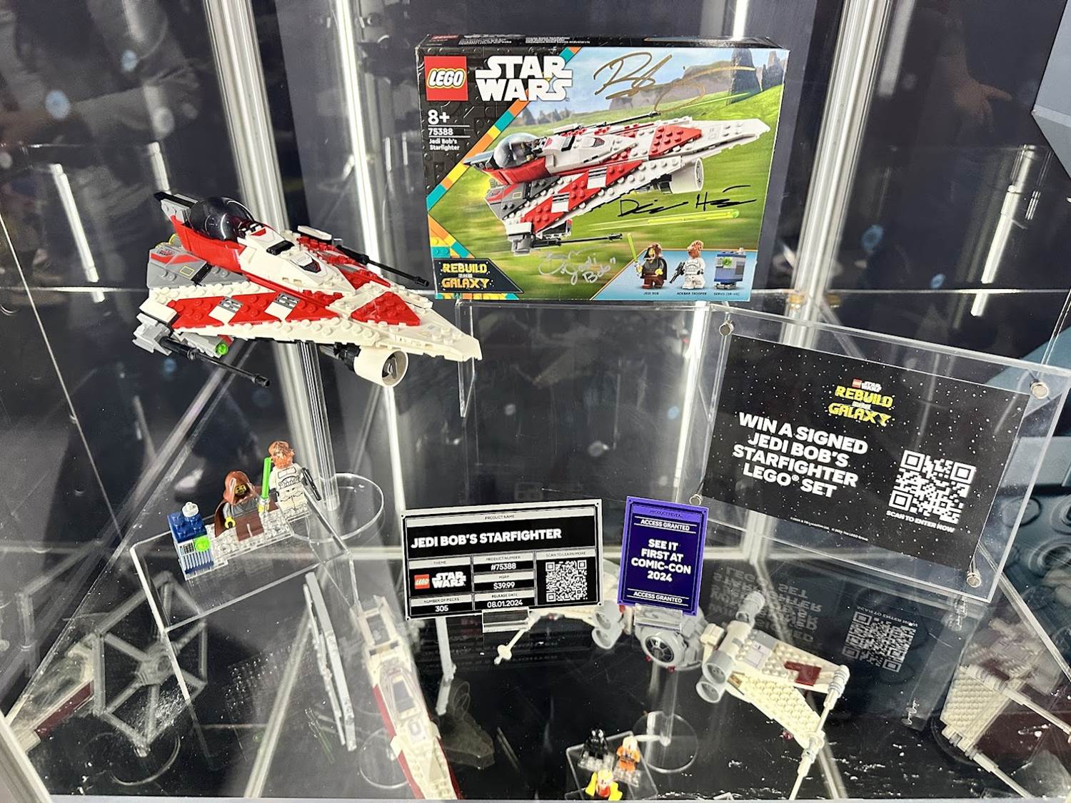Photos: LEGO Booth at SDCC 2024 Highlights Star Wars Sets, Marvel ...