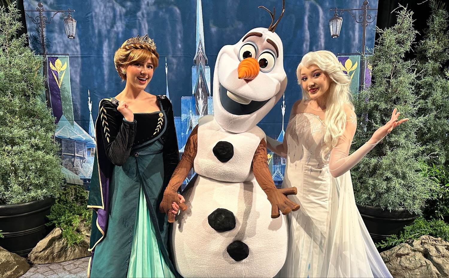 Photos / Video: Disney’s Contemporary Resort Offers New "Frozen" Meet ...