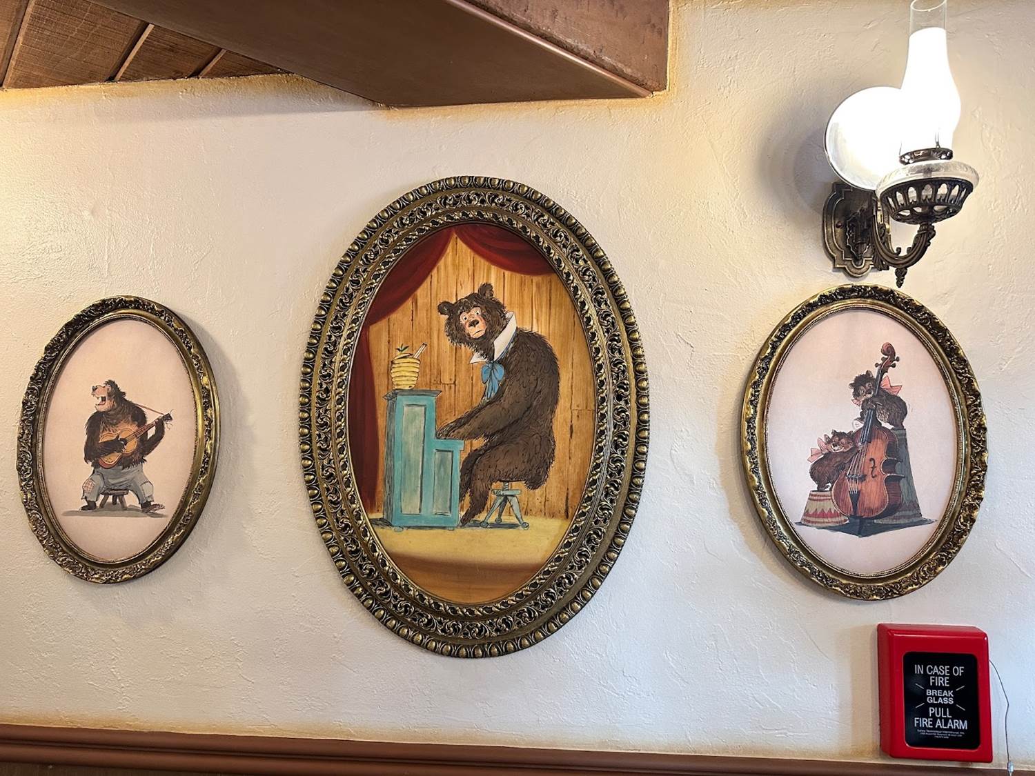 Photos / Video: Full Performance of the New Country Bear Musical ...