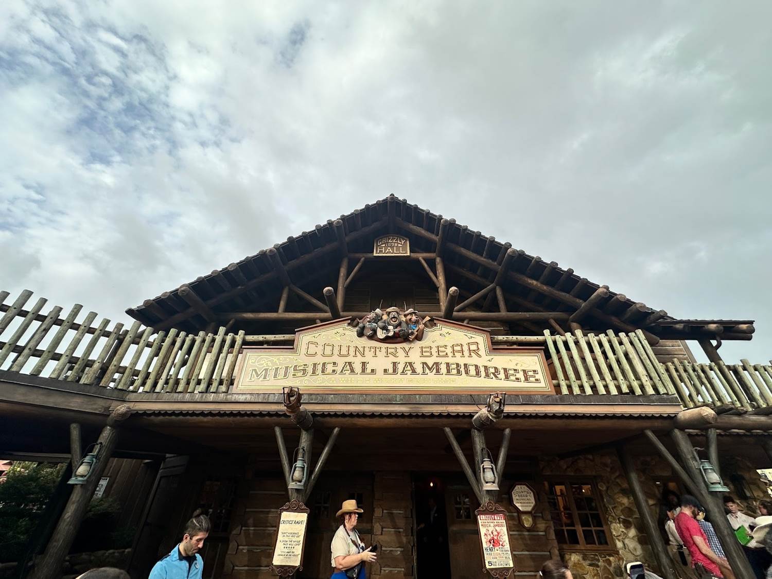 Photos / Video: Full Performance of the New Country Bear Musical ...