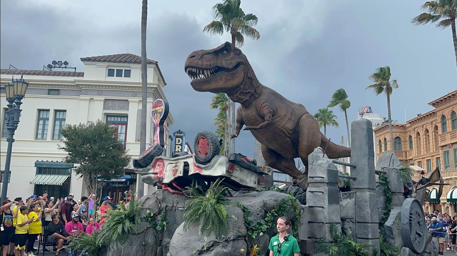 Photos/Video: Universal Mega Movie Parade Debuts with "Technical ...