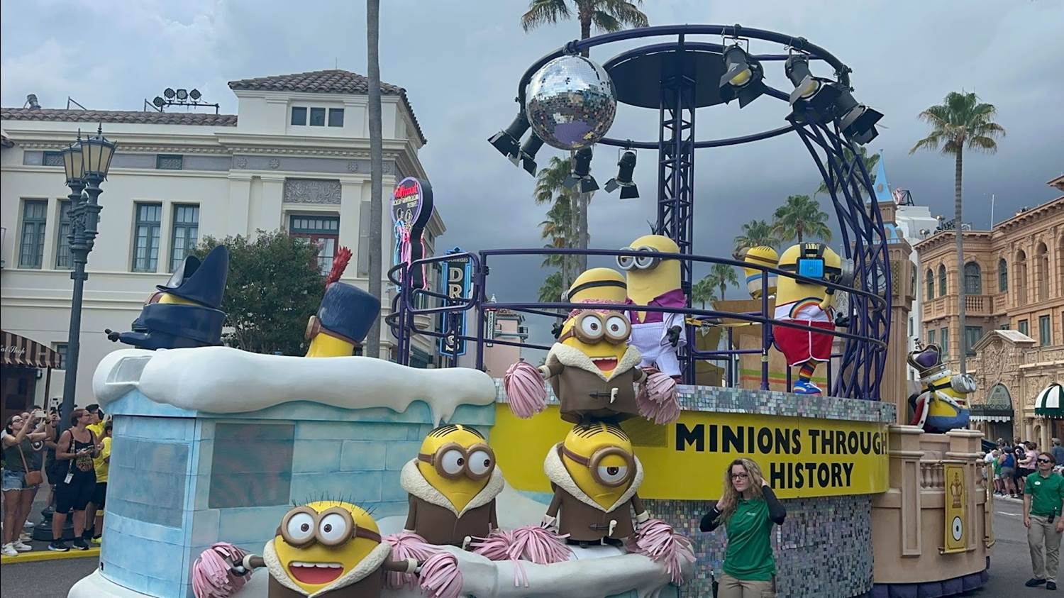 Photos/Video: Universal Mega Movie Parade Debuts with "Technical ...