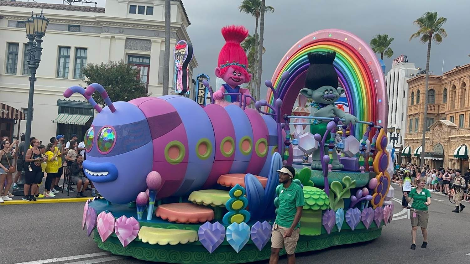 Photos/Video: Universal Mega Movie Parade Debuts with "Technical ...