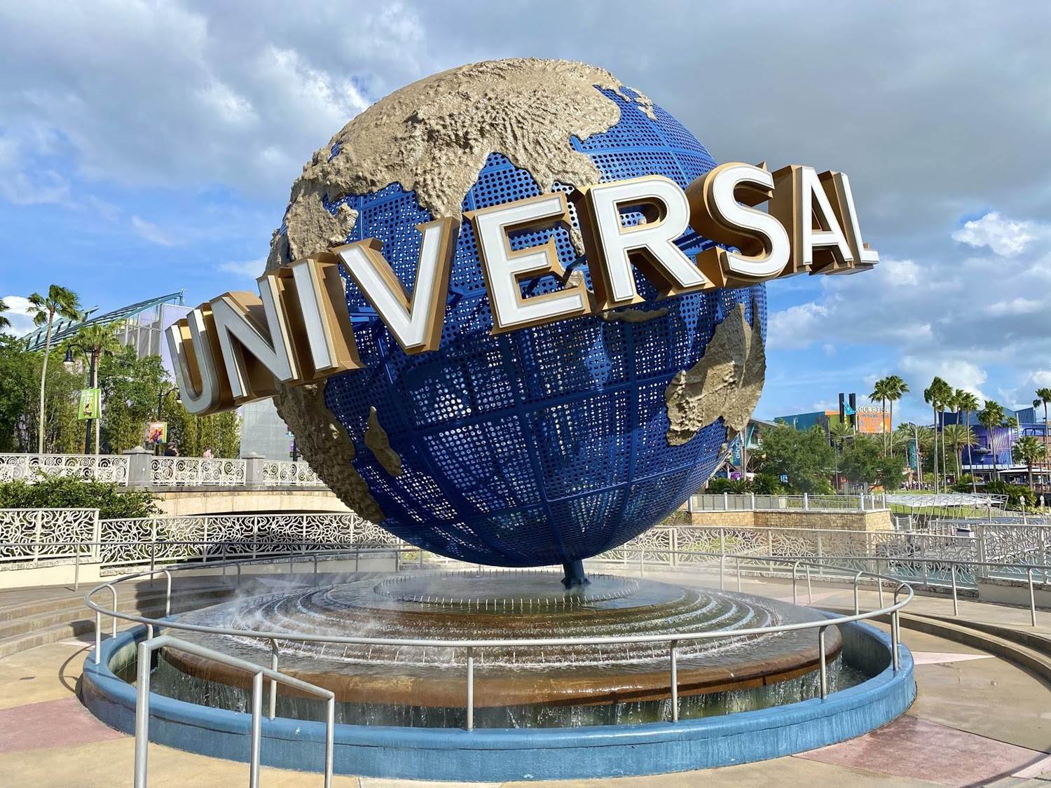 Universal Orlando Announces Search For Hosts of New YouTube Series ...