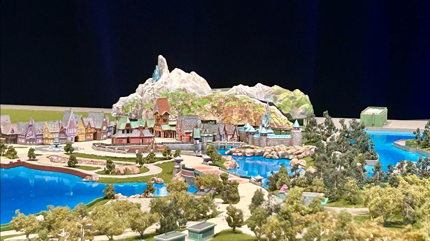Disney Adventure World Model and New Restaurant Concept Art Revealed at ...