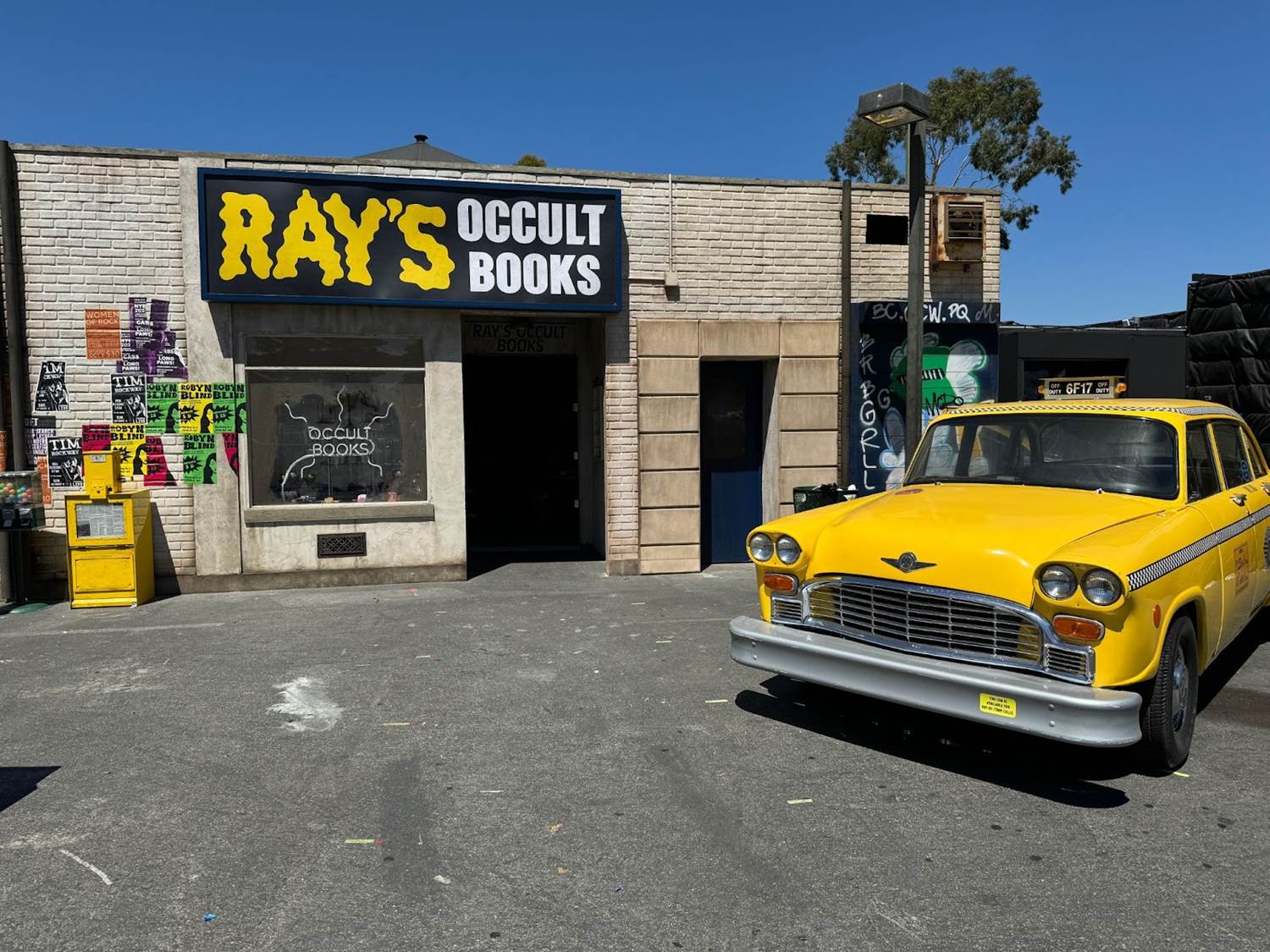 Halloween Horror Nights 2024 Preview: Tour of "Ghostbusters: Frozen ...