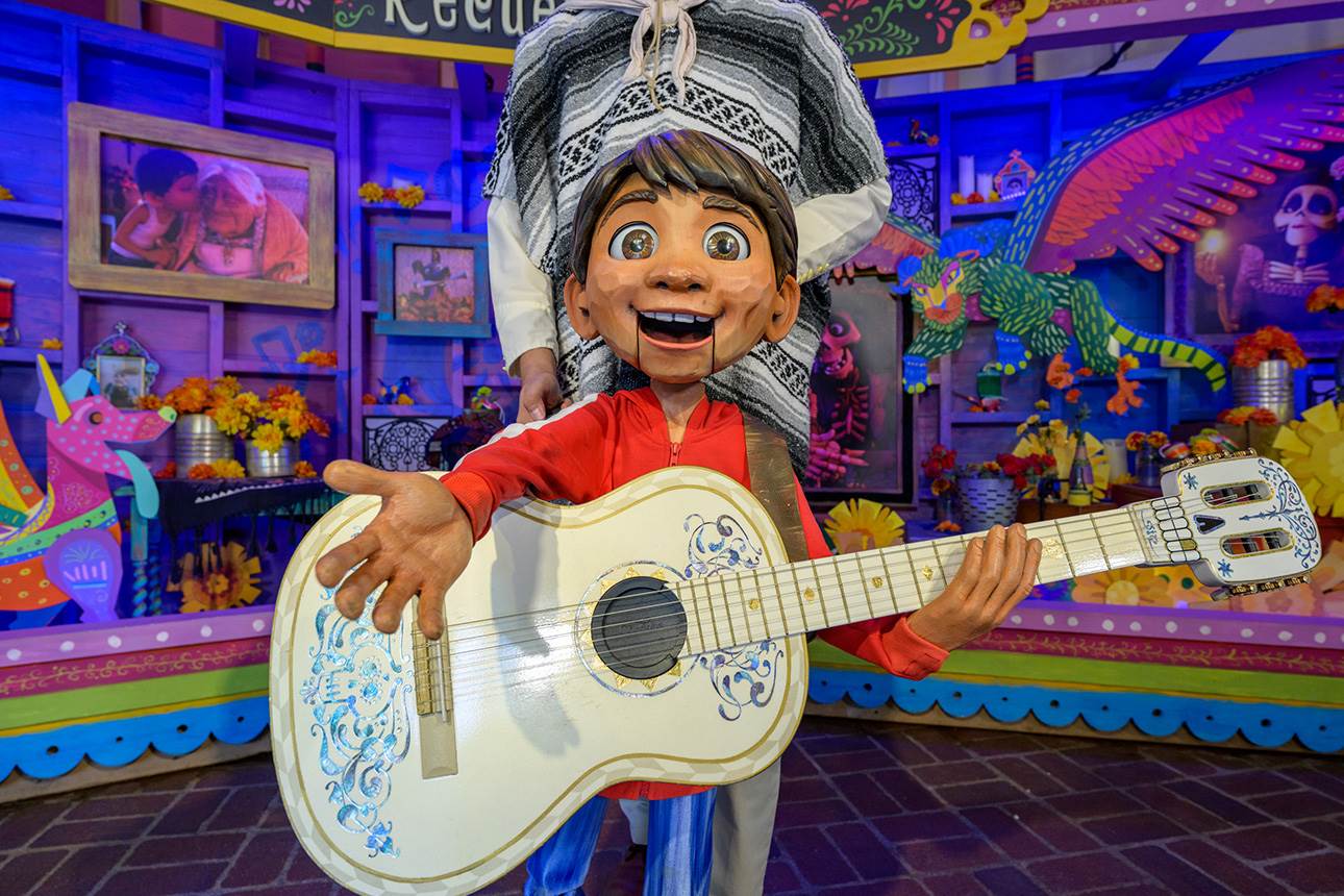 Updated “Coco” Show Coming to Plaza de la Familia at Disney California ...