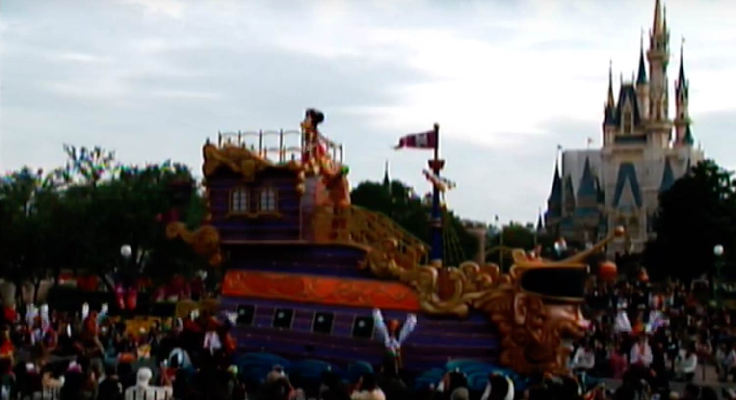 Extinct Attractions - Scream and Shout Halloween Parade & Kooky Spooky ...