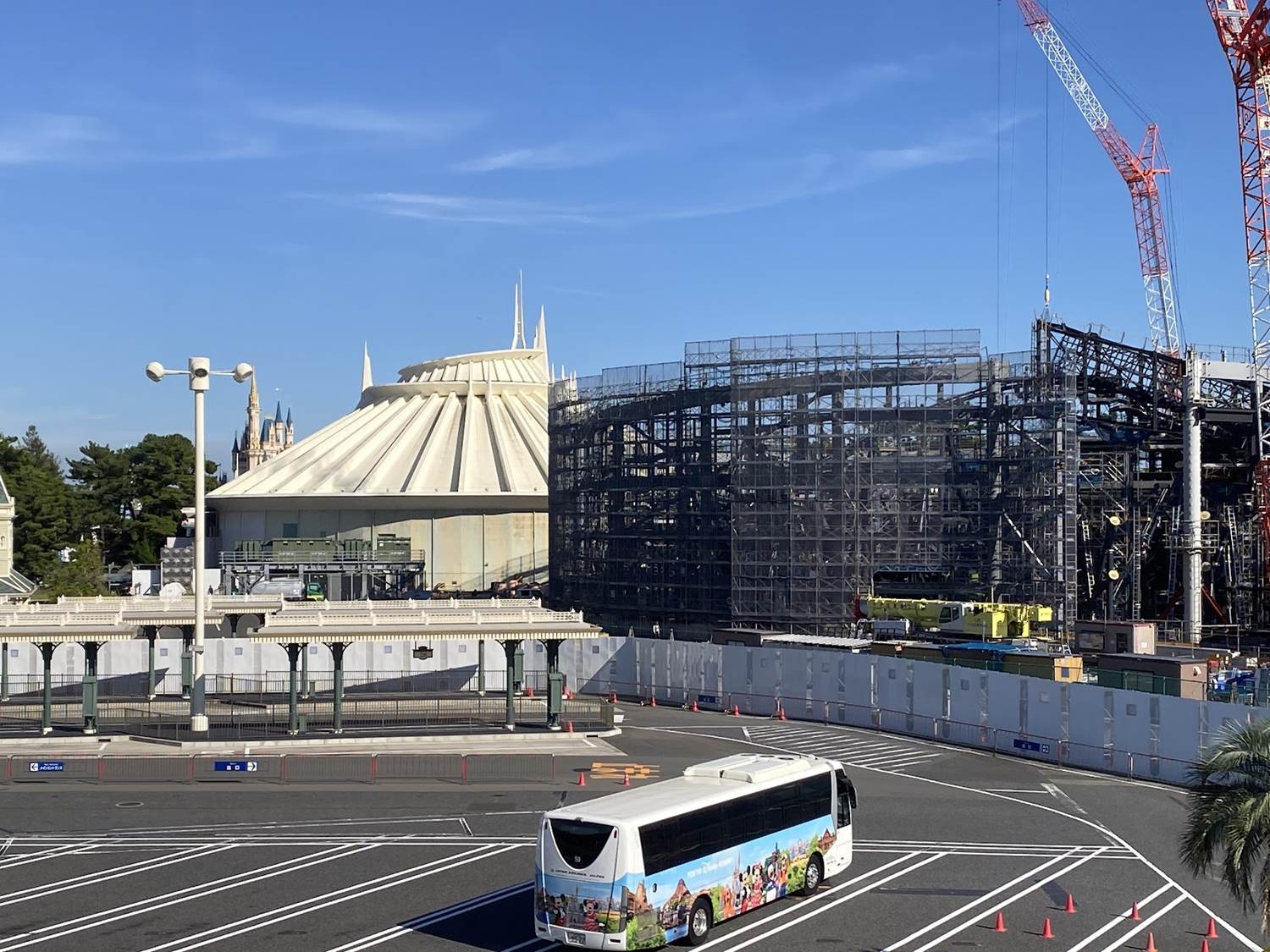 Photos: Work Continues Bringing A New Space Mountain To Life at Tokyo ...