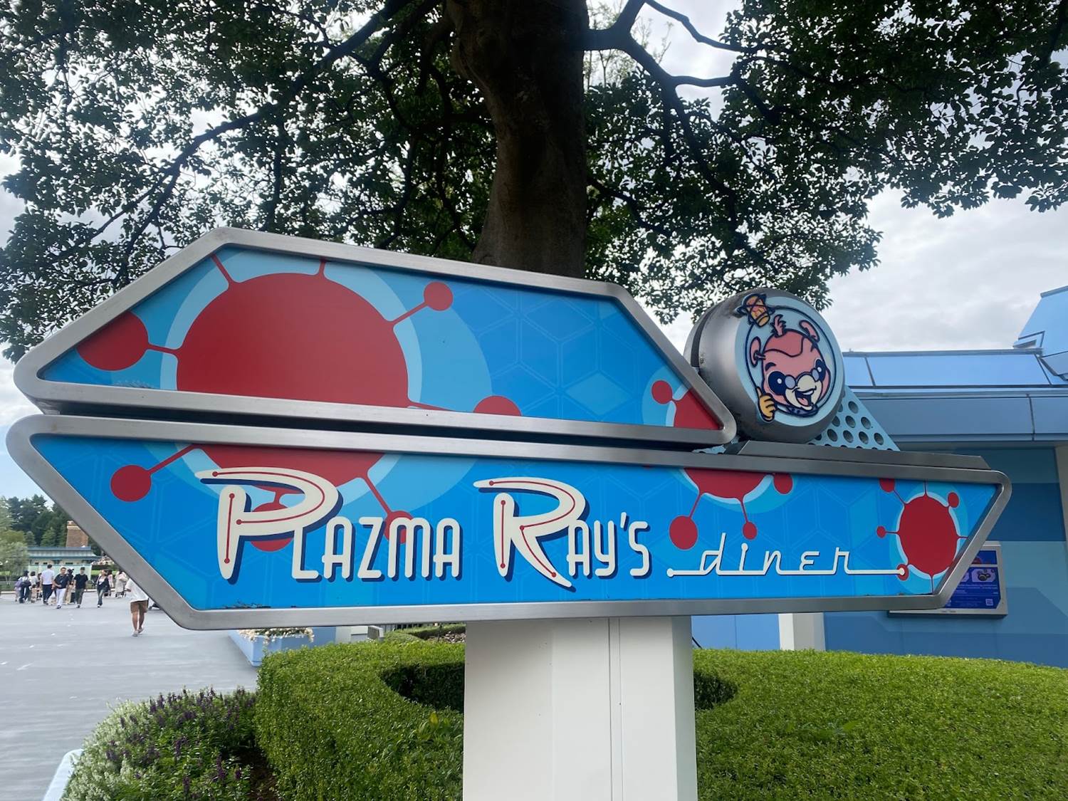 Exploring the Hidden Gems of Tokyo Disneyland – From Tony Solaroni to ...