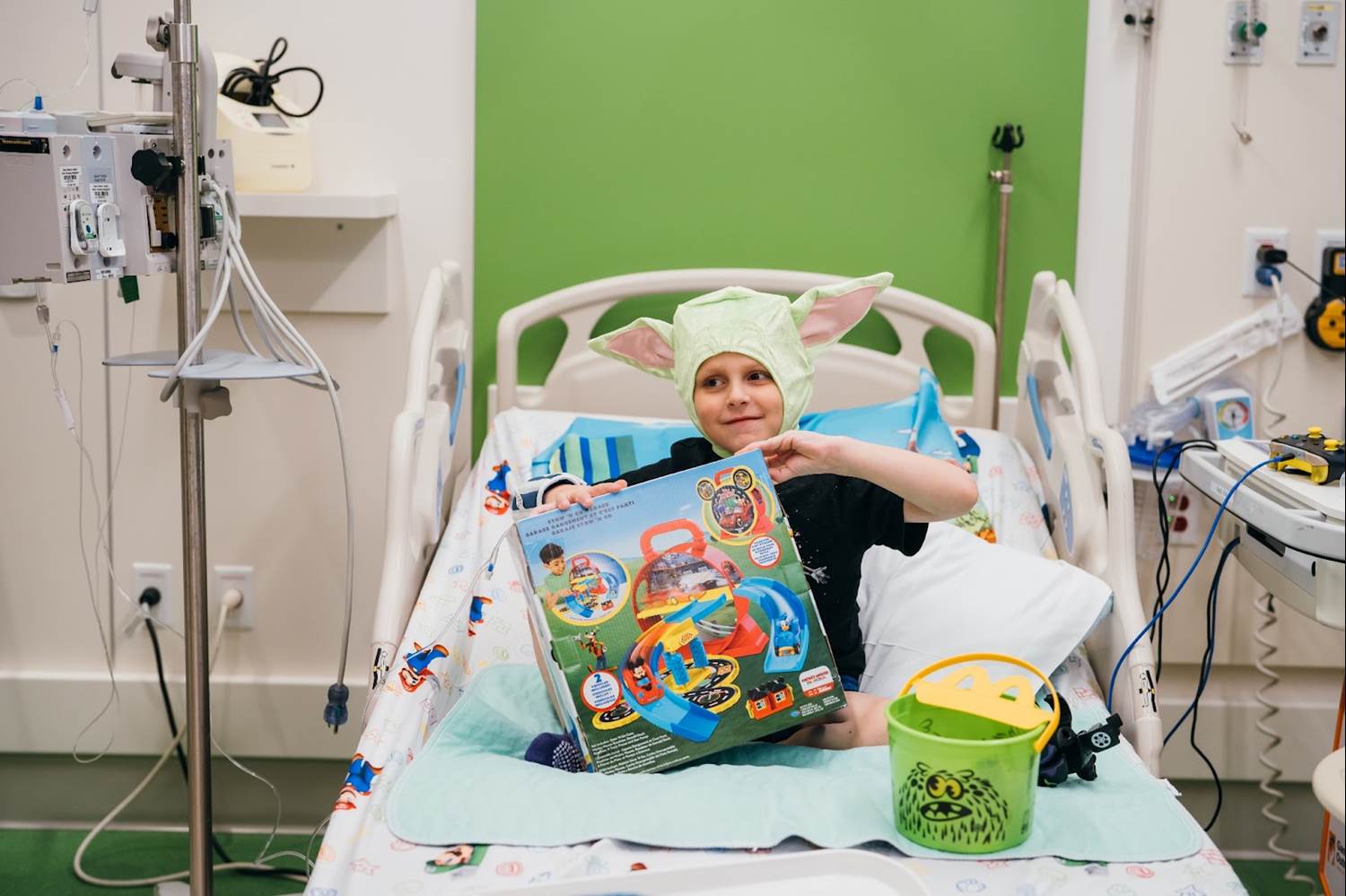 Mickey Mouse and Disney Jr.’s Ariel Surprise Children with Halloween ...