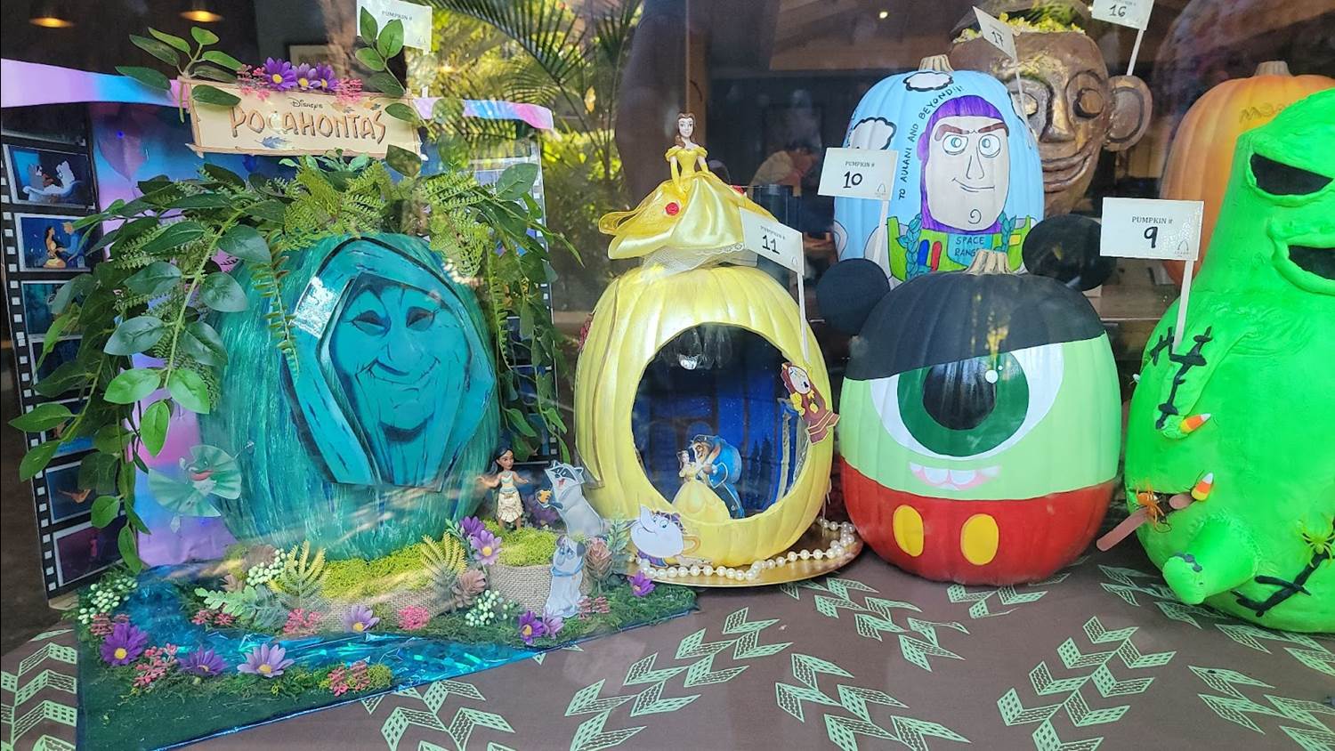 Photos: Aulani Cast Members Show Off Their Artistic Side with Halloween ...