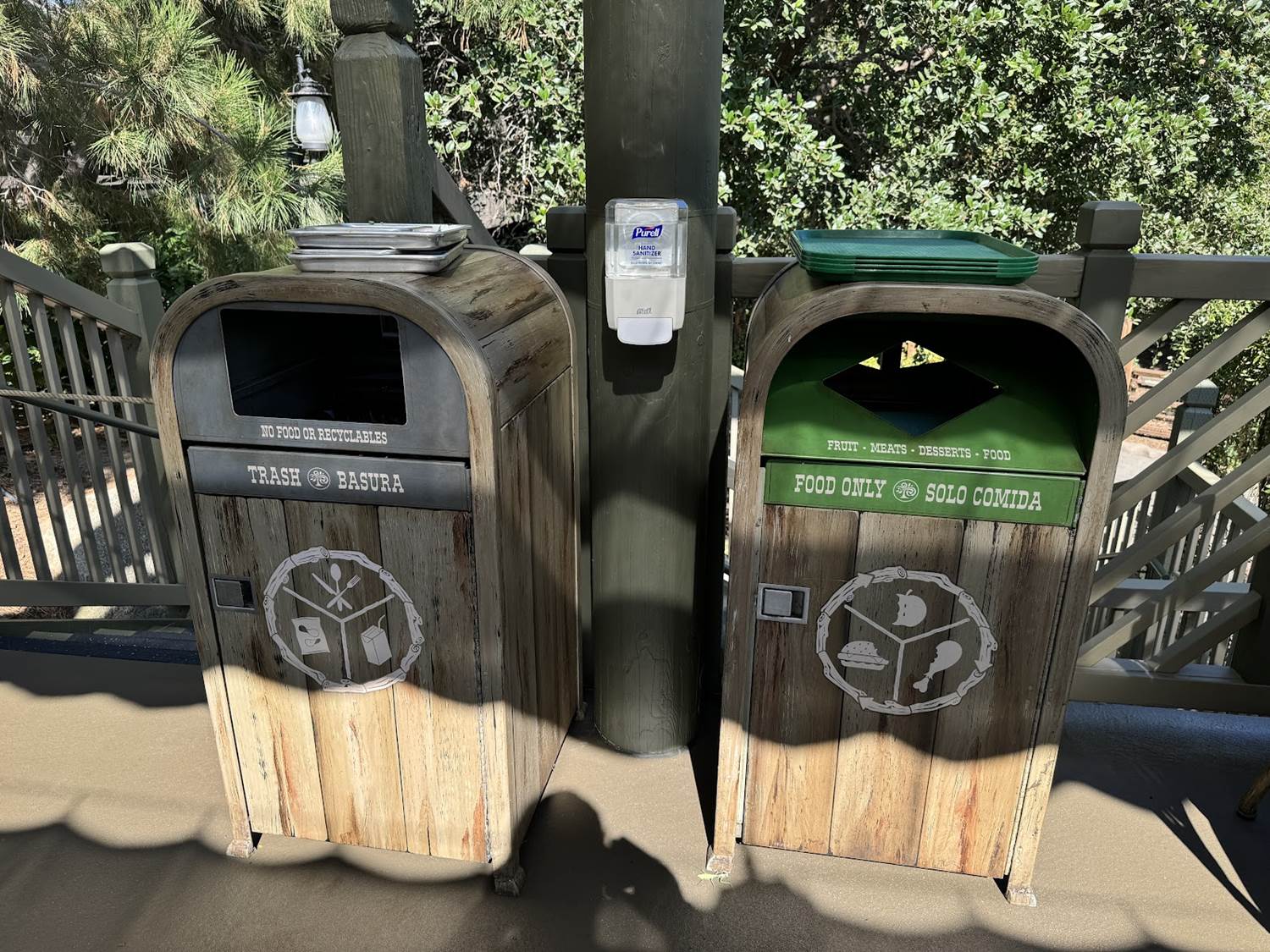 Photos: The Big Bear Band Is Servin' Now At Disneyland's New Hungry ...