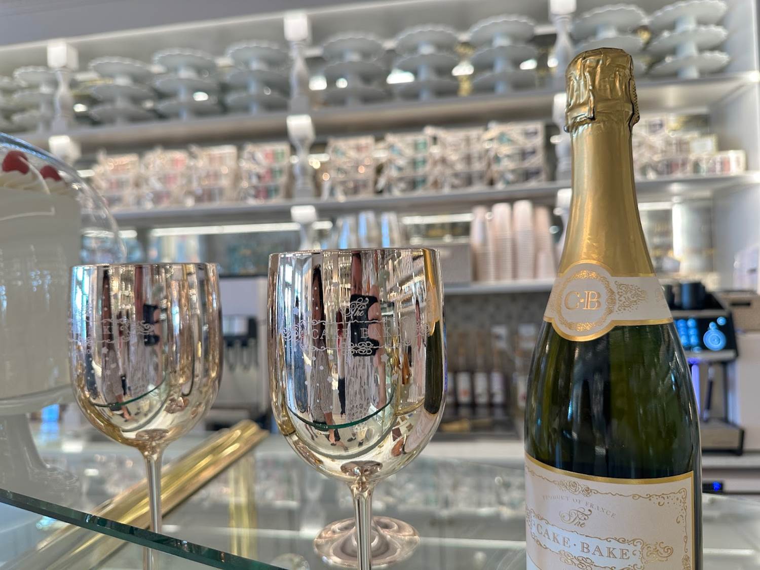 Photos: Tour the Recently Opened Cake Bake Shop at Disney’s BoardWalk ...