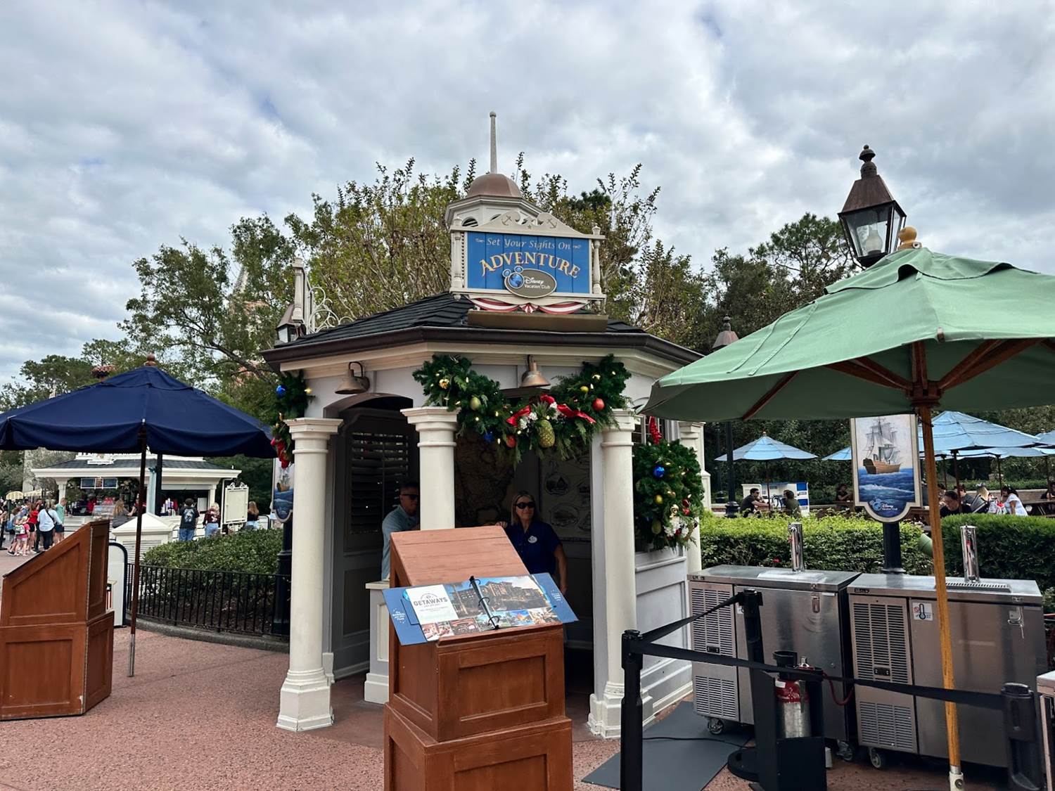 EPCOT Christmas Decorations and the Gold Musical Rotating Tin Popcorn ...