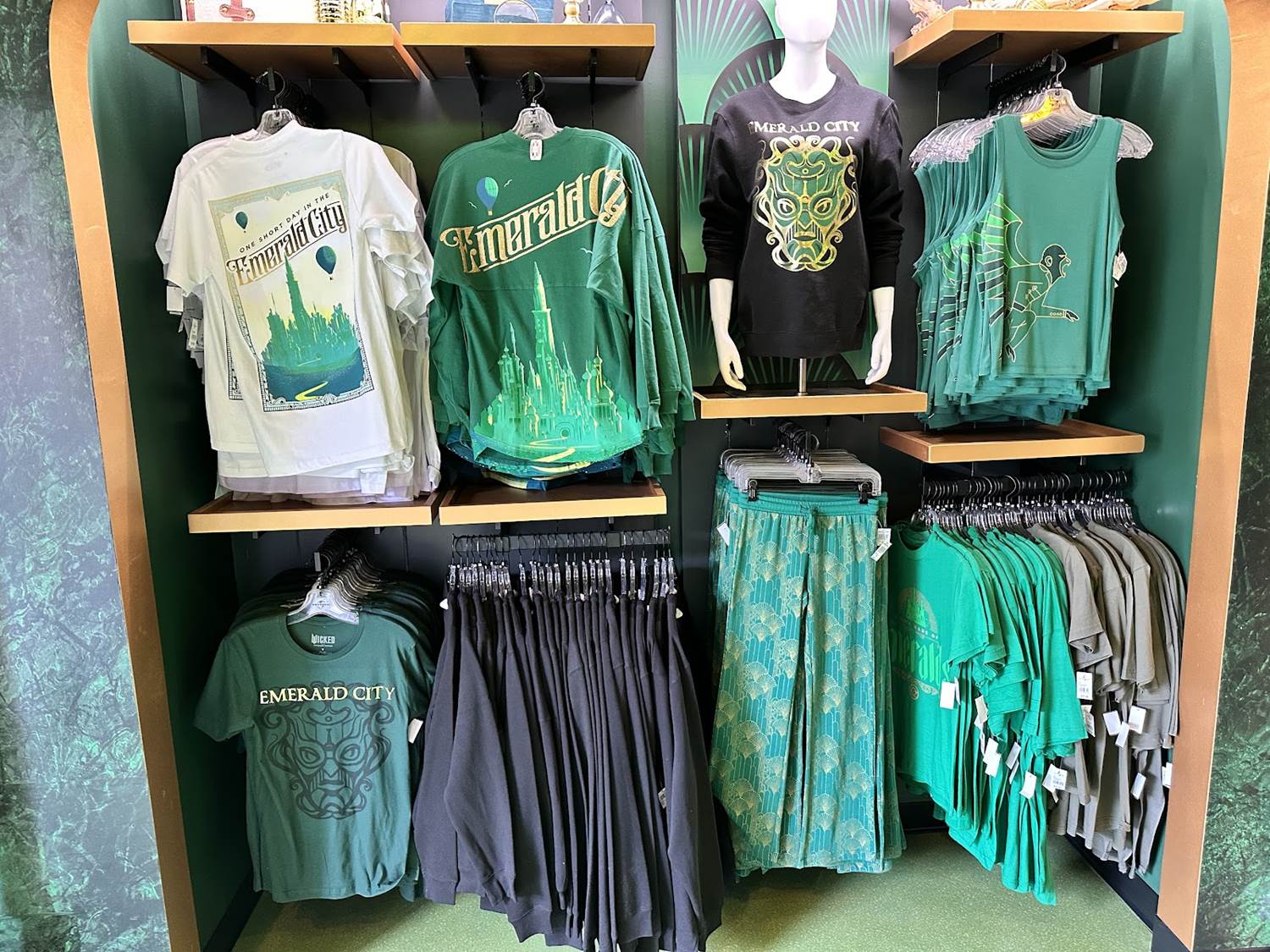 Photos/Video: Get a Sneak Peek of the New "Wicked: The Experience ...