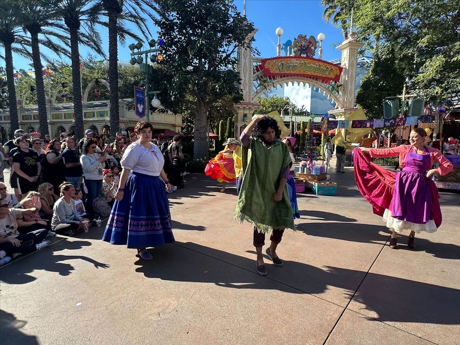 Photos/Video: "Mirabel's Gifts of the Season" Debuts at Disney ...