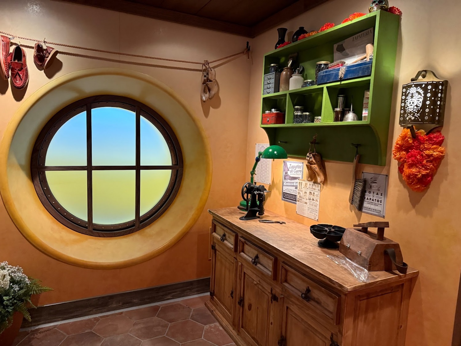 Photos: Plaza De Coco Brings Guests into the Rivera Familia for Two ...