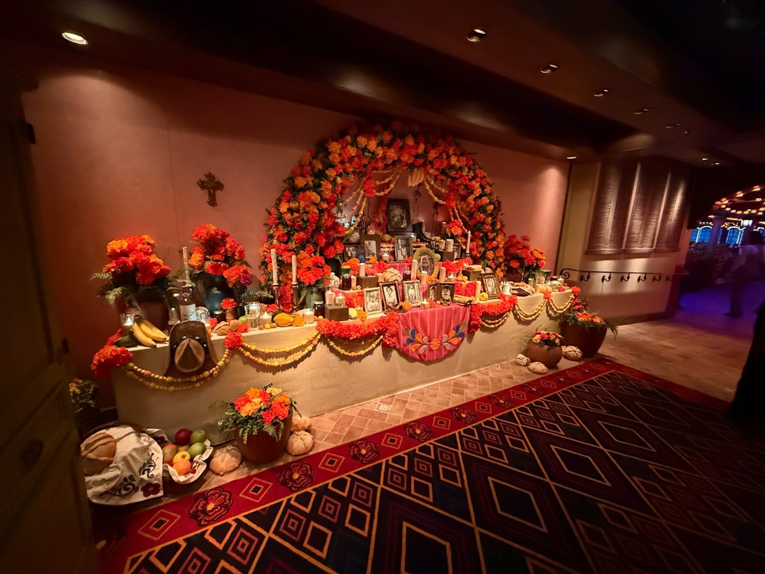 Photos: Plaza De Coco Brings Guests into the Rivera Familia for Two ...