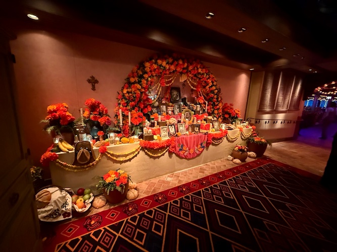 Photos: Plaza De Coco Brings Guests into the Rivera Familia for Two ...