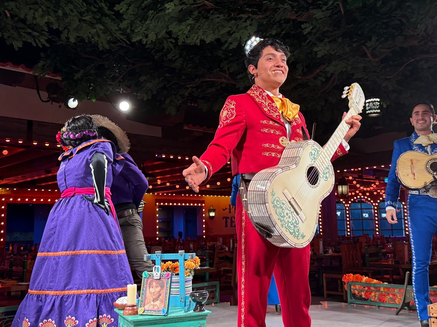 Photos: Plaza De Coco Brings Guests into the Rivera Familia for Two ...