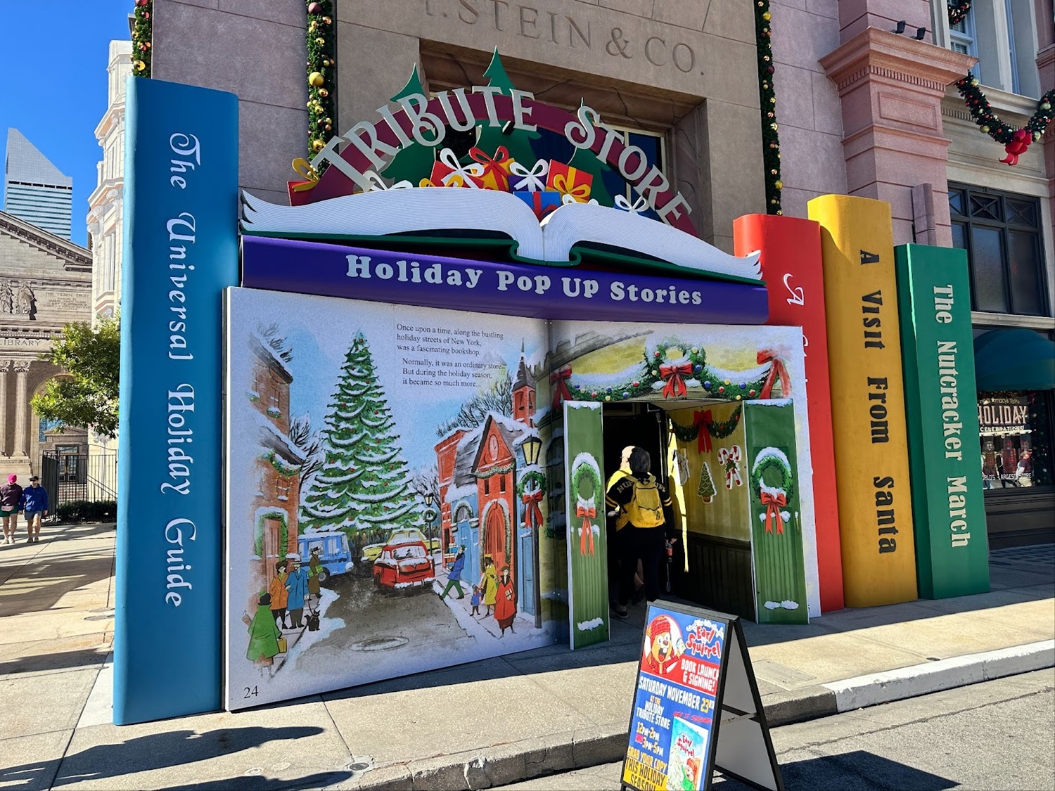 Photos: Universal Orlando's Holiday Pop Up Stories Tribute Store ...