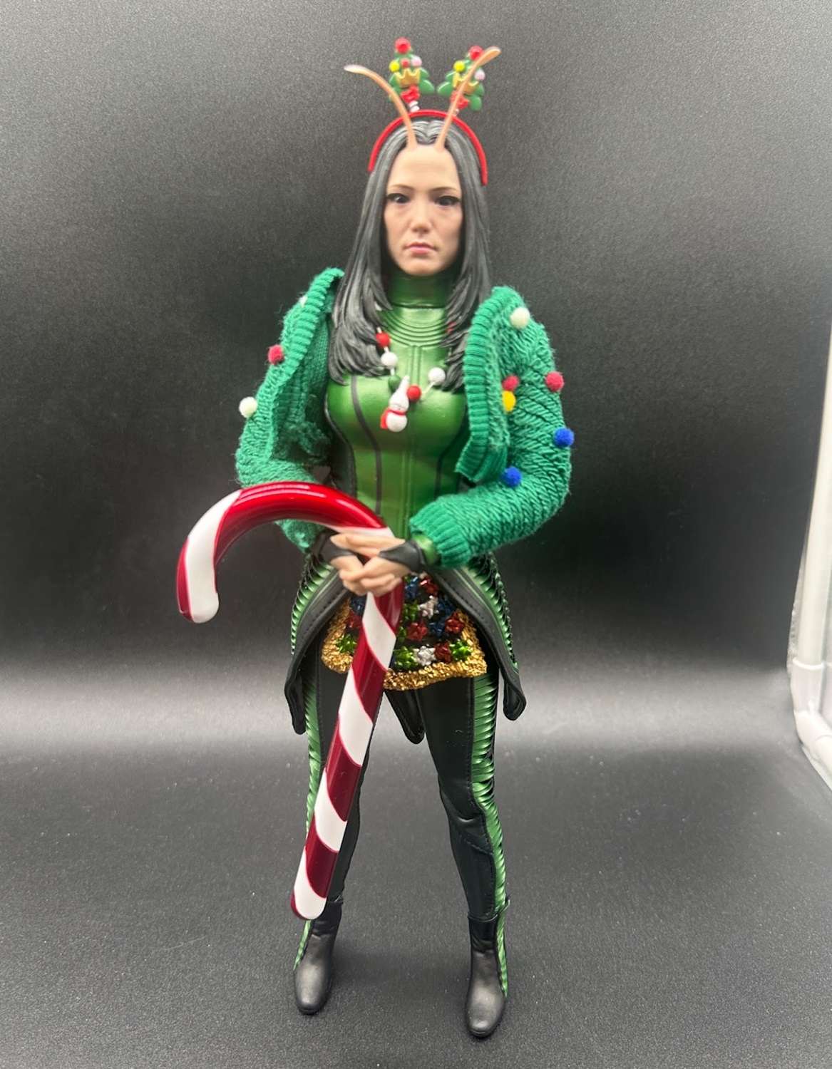 Toy Review - Hot Toys Mantis Sixth Scale Figure