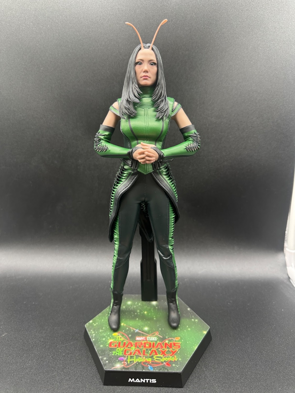 Toy Review - Hot Toys Mantis Sixth Scale Figure