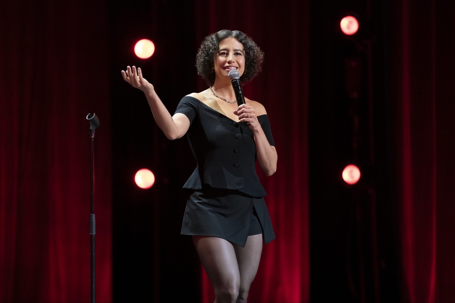 Ilana Glazer is a New Mom with No Filter in New Hularious Special ...